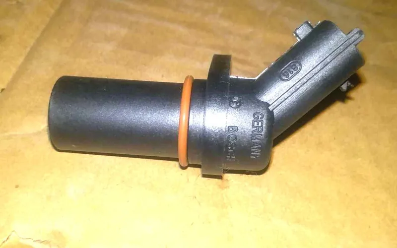 200V27120-7038 Датчик положения коленвала/распредвала HOWO T5G ...